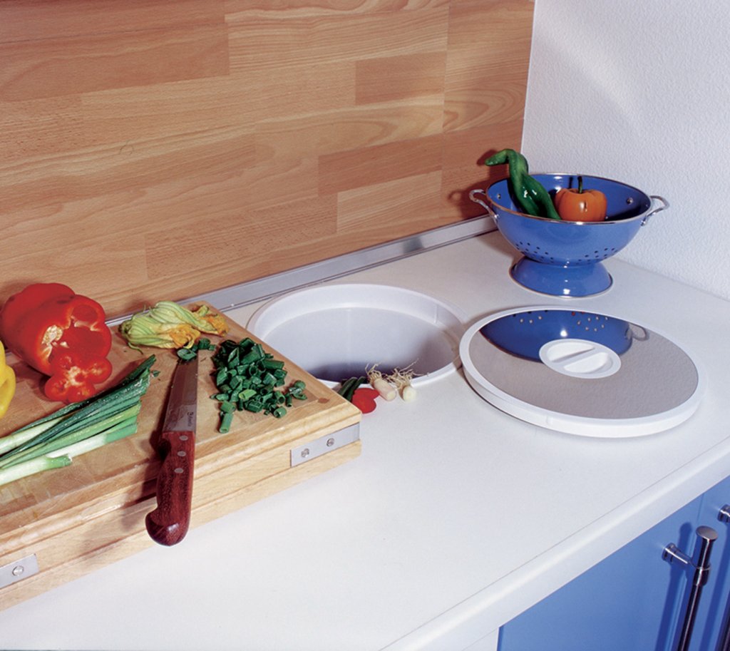 Vide-déchets blanc et inox seau de 13L - MSA France | Groupe Sofive